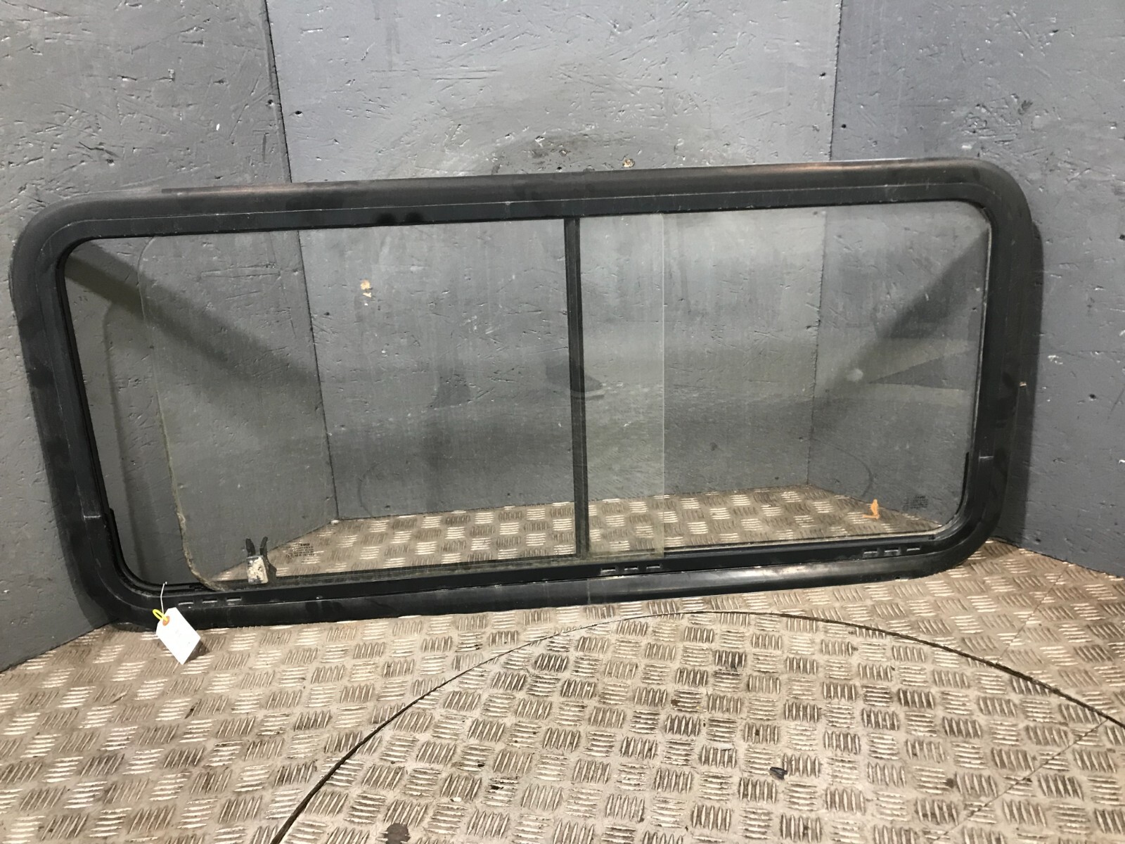 LDV Maxus 2.5 2005-2009 Minibus Side Window Slide Left N/S 122x53 cm ...