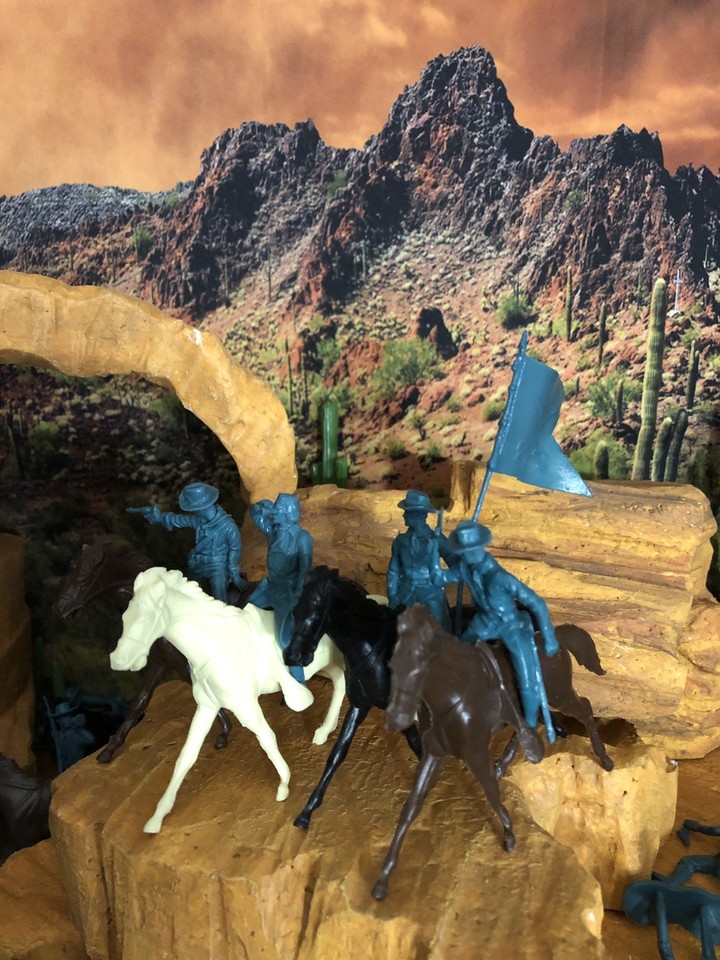 Marx 7th Cavalry Ft. Apache Battle of the Little Bighorn (The Duke ...