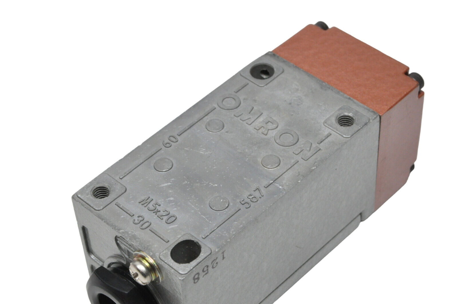 OMRON Näherungsschalter E2M-NY10, AC200/220V 1A | eBay