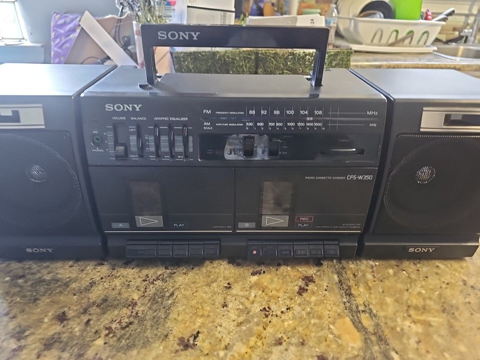Sony Radio Cassette Player Boombox CFS-W350 | Vintage