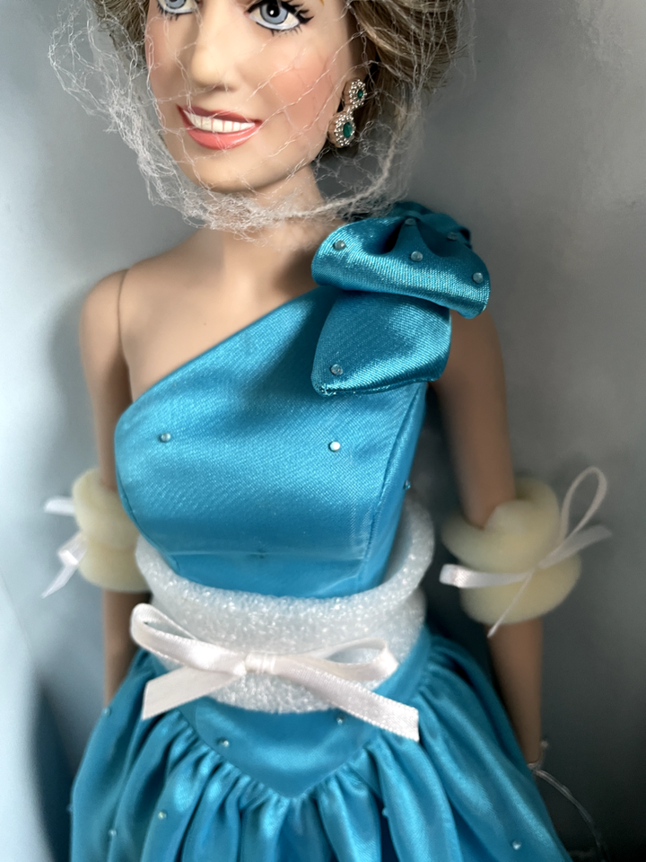 Franklin Mint 16"Vinyl PRINCESS DIANA DOLL in Aquamarine Gown ...