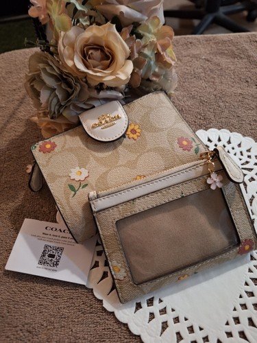 "Coach Wallet Light Signature Canvas Ditsy Floral Print & Card Case! 🚨 ...