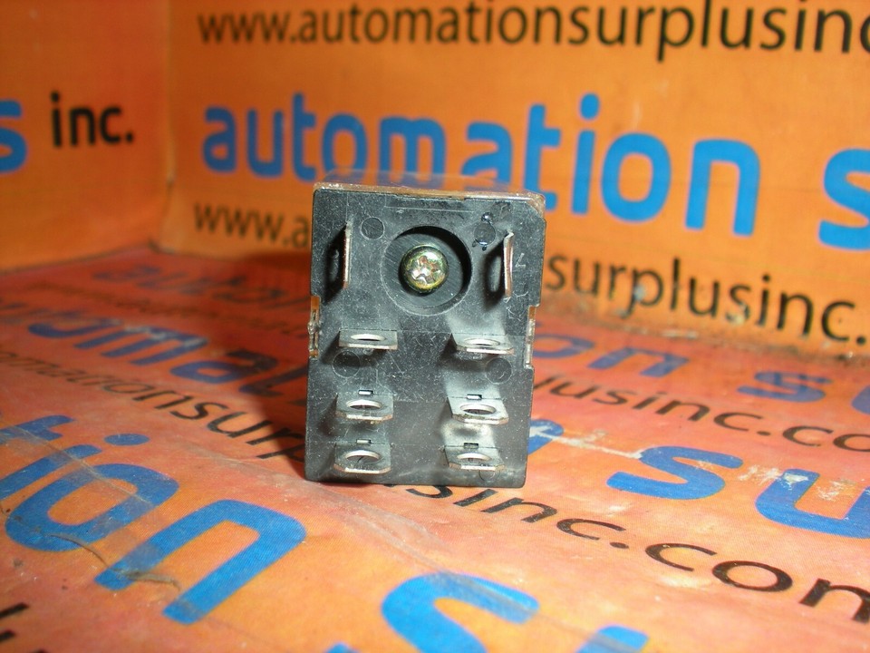 OMRON IEC255 LY2 24VDC 10A 110VAC 8-PIN RELAY | eBay