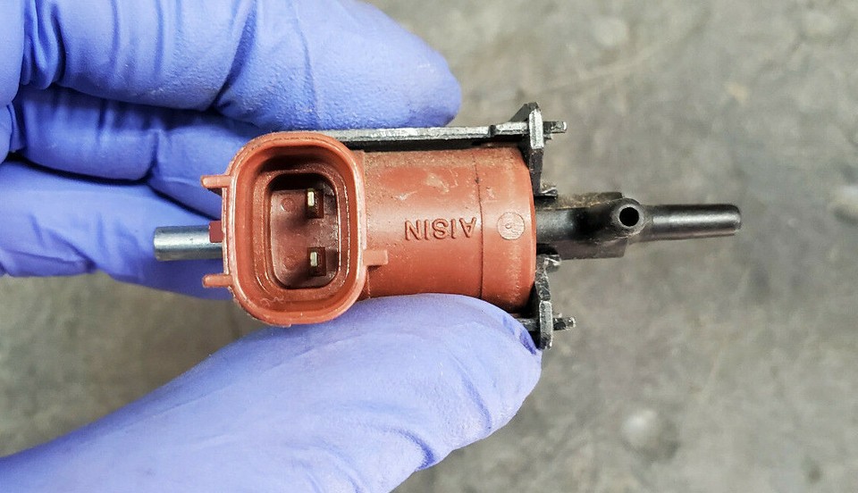 Toyota EGR Control Solenoid VSV Vacuum Switching Valve 90910-12074 OEM ...