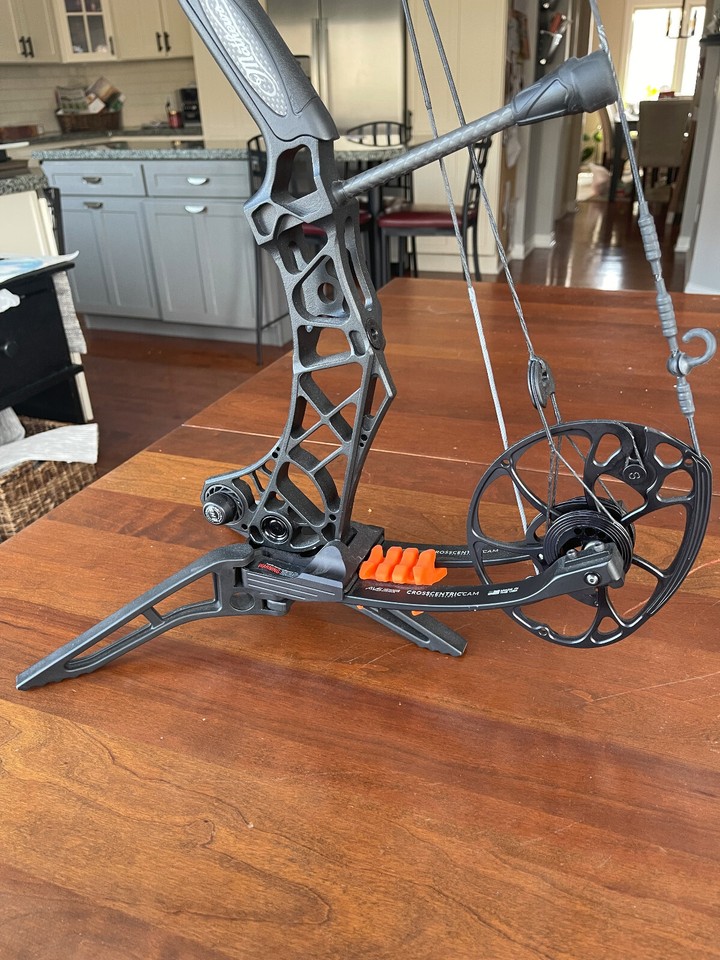 Mathews VXR 31.5 Compound Bow 70 lbs w/ Orange Mods | eBay