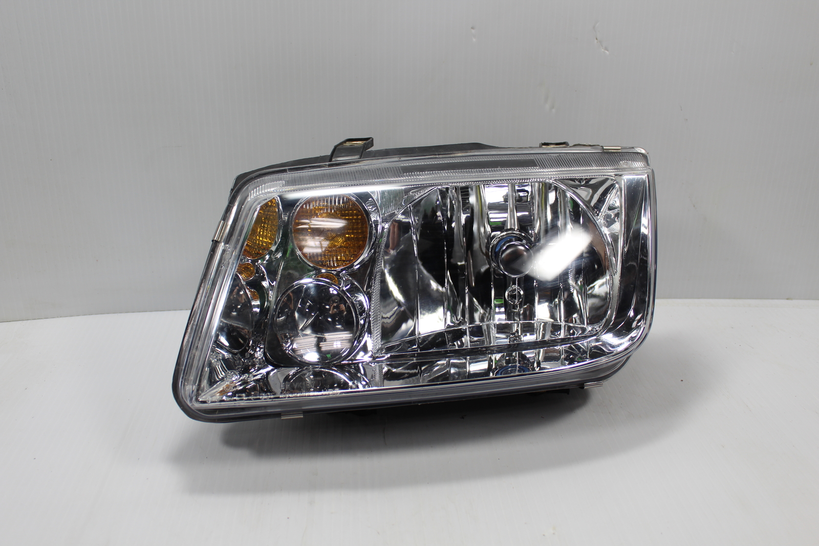2002-2005 VOLKSWAGEN JETTA LEFT HEAD LIGHT | eBay