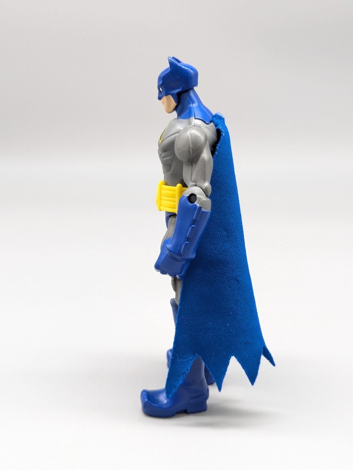 DC Comics 2011 Batman Lava Mission Robin & Batman Strike Shield Action ...