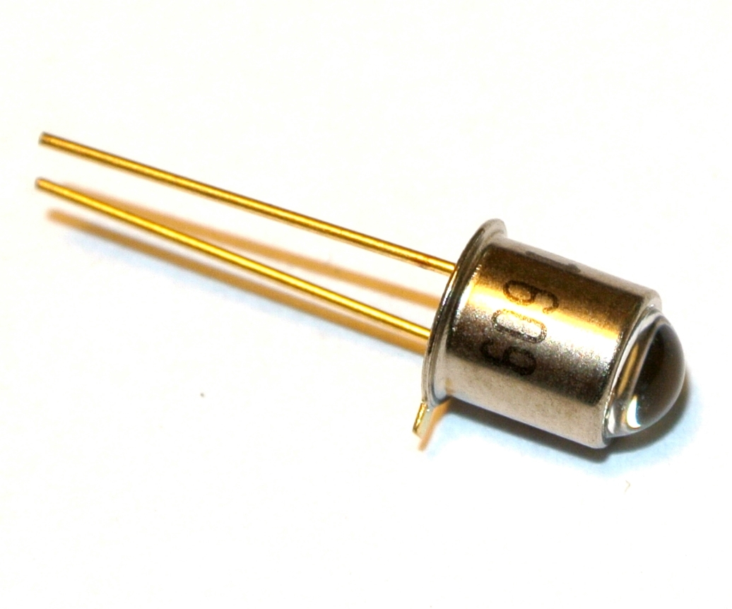 TSTS7100 Diode Infrared Emitters 5 Degree 500mW 950nm TO-18 [QTY=1pcs ...