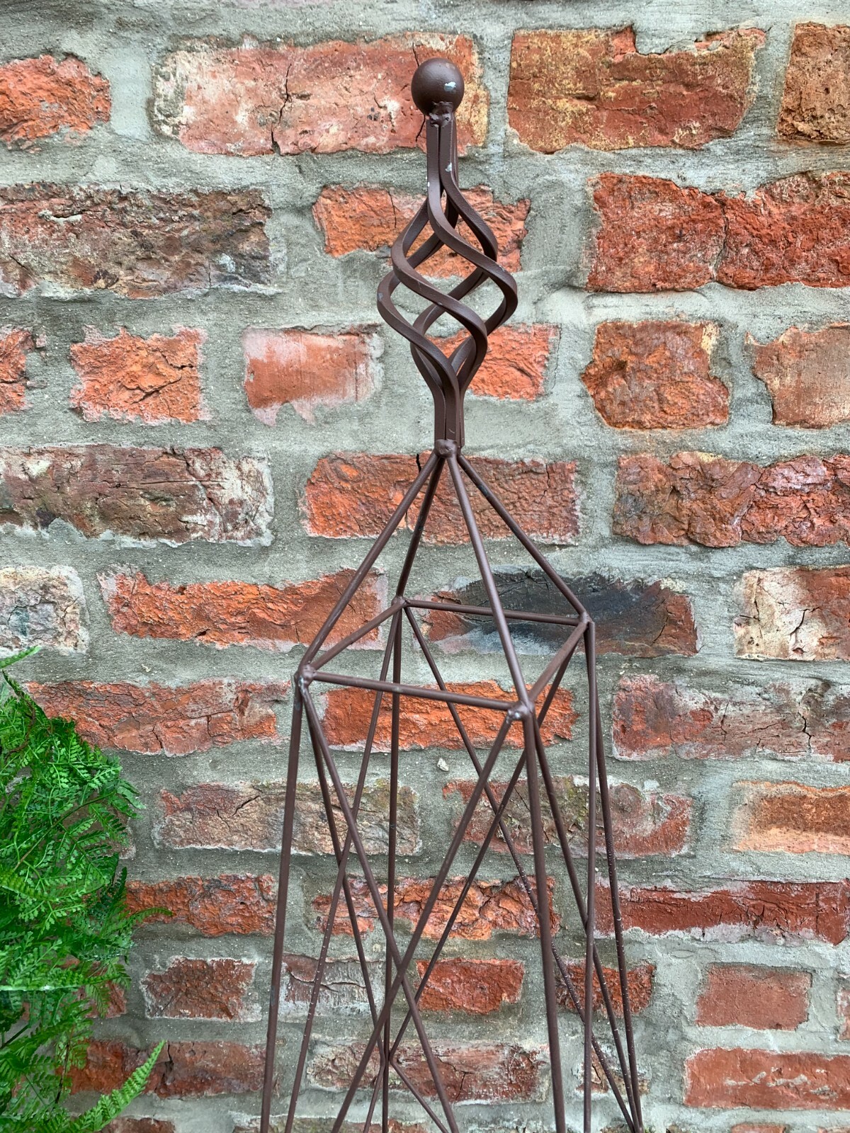 Steeple Metal Garden Obelisk Plant Support Frame 120cm Rust Effect ...