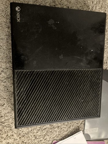 Xbox 360 black and slightly used, great condition and works perfectly ...