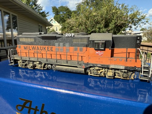 Athearn Genesis HO Scale Milwaukee Road GP 9 297 DCC & Sound Weathered | eBay