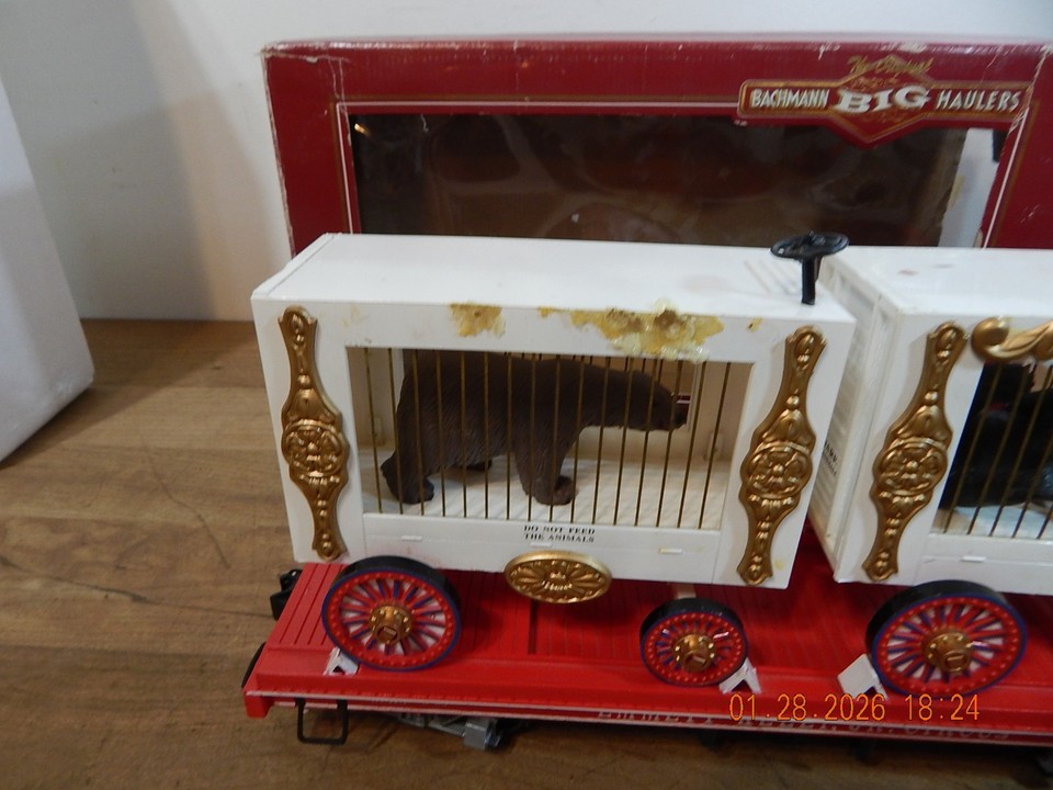 98372 Bachmann Circus Cage Flat Car bear & gorilla G Scale DAMAGED AS ...