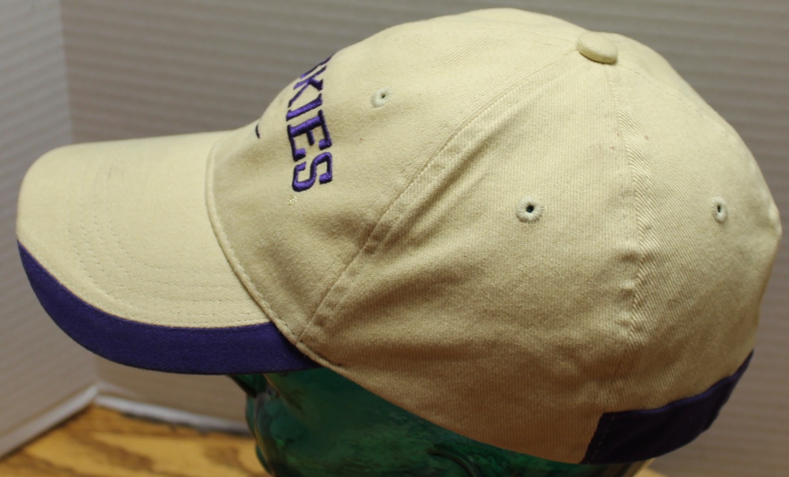NIKE PRO SWOOSH FLEX WASHINGTON HUSKIES UDUB HAT BEIGE & PURPLE SIZE M ...