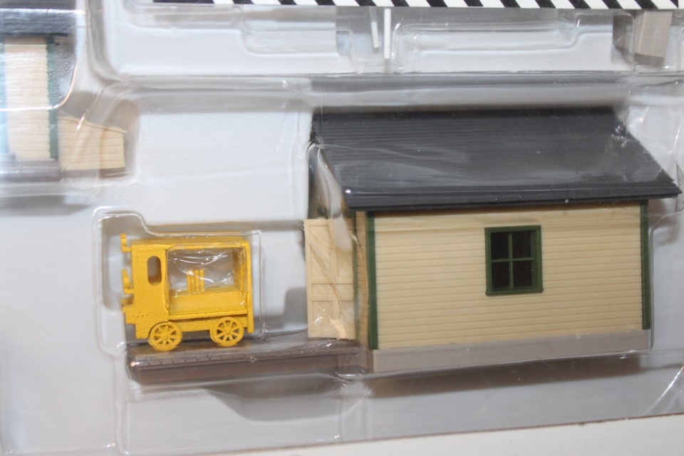 Walthers HO Scale Cornerstone Trackside Structures Set Buildings 933 ...