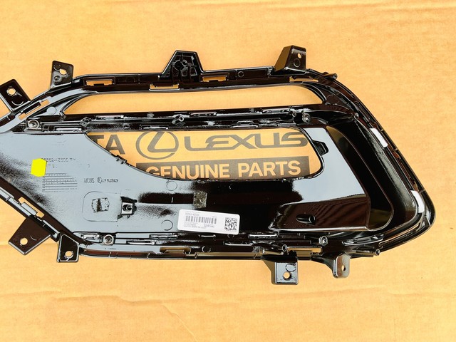 Hyundai Santa FE Trim Bezel 2018 Right Front Fog Light Moulding OEM ...