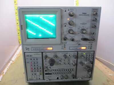 tektronix 7904 oscilloscope mainframe 7d01 logic analyzer 7b10 [19-F.5 ...