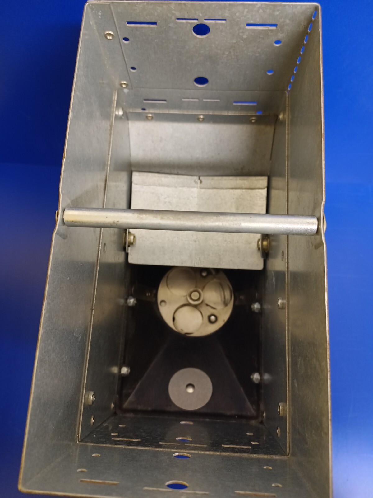 STANDARD CHANGE MAKERS TOKEN COIN HOPPER PART #5H00167 SERIAL #0709076 ...