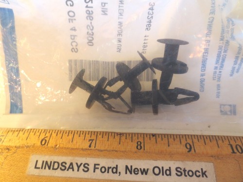 4 PCS FORD 2009/2021 EDGE, 2015/21 F-150 "PIN" LOWER MOLDING RIVET ...