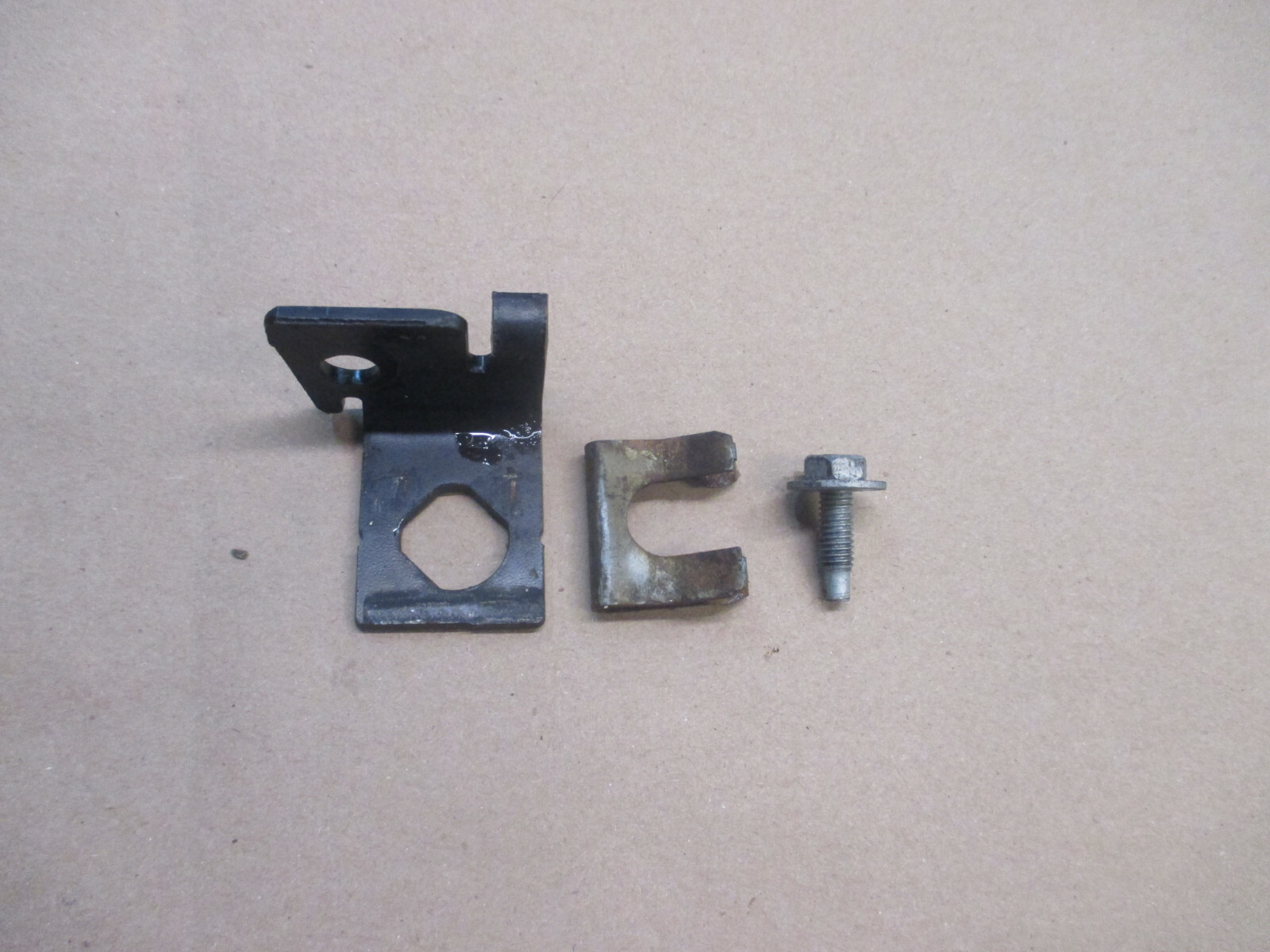 05-13 Corvette C6 Rear Brake Line Mount Bracket RH | eBay