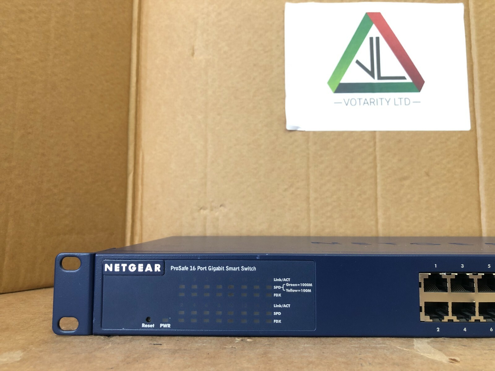 Netgear ProSafe GS716T v2 with Brackets Netgear GS716T Gigabit Switch ...