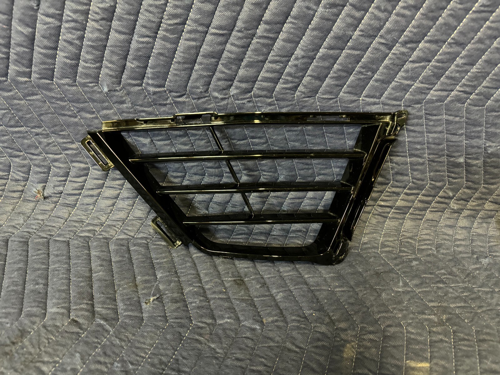 22-24 CADILLAC CT4 V BLACKWING LEFT FRONT BUMPER GRILL OEM | eBay