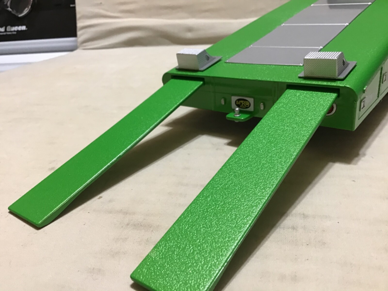 RAT FINK / ED ROTH FORD F-350 DIECAST RAMP TRUCK CAR HAULER 1/18 ACME ...