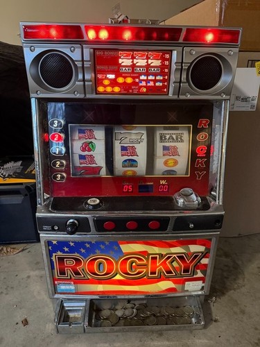 Vintage 1975 Rocky Skill Stop Slot Machine Japanese Pachislo Machine ...
