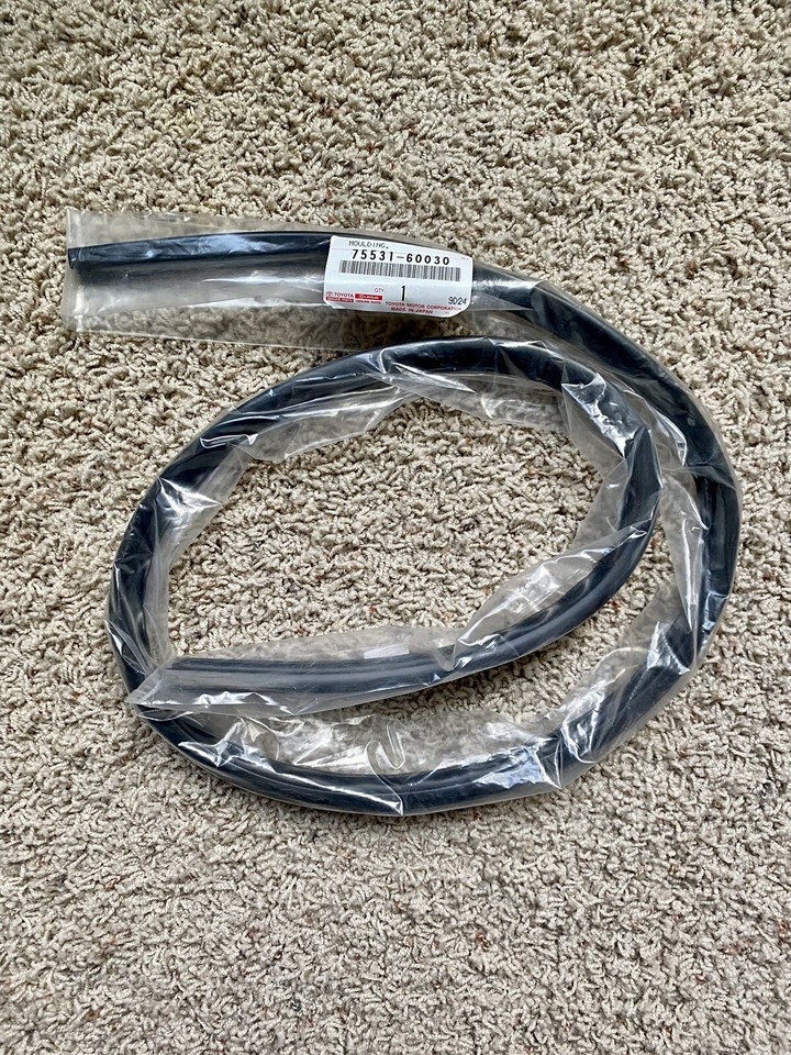 TOYOTA LEXUS GENUINE OEM NEW OUTER UPPER WEATHERSTRIP REVEAL MOLDING ...