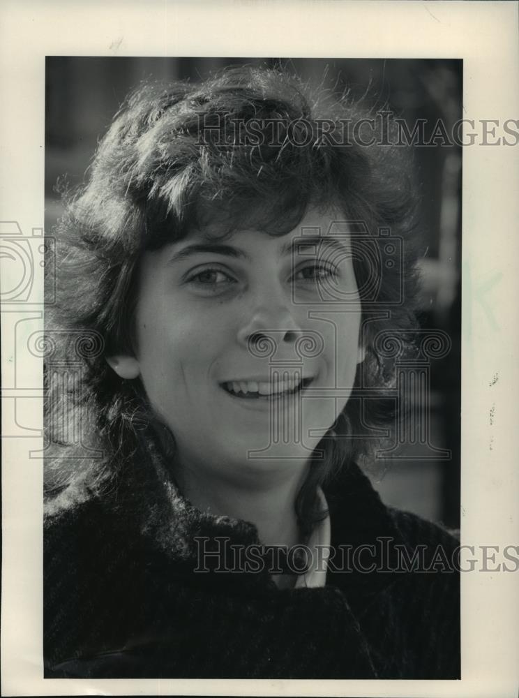 1984 Press Photo Rhonda Benson, Running Coach, Wis. - mja07006 | eBay