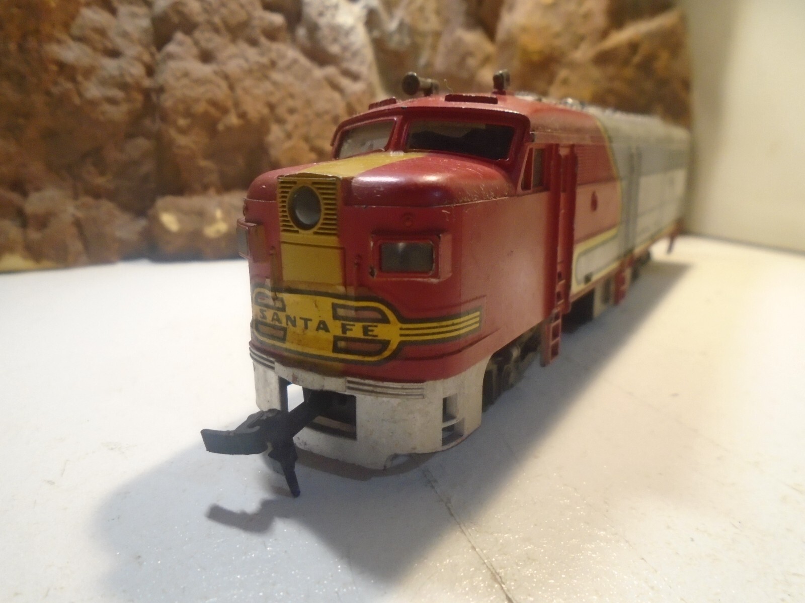 ROCO HO SCALE SANTA FE EMD F-7 DIESEL LOCOMOTIVE,TESTED, EXCELLENT 1 ...