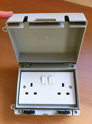 Outdoor Waterproof Weatherproof Double Twin Switched Socket IP65 ...