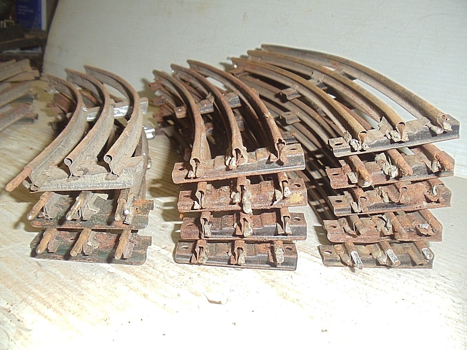 OLD VINTAGE O27 O GAUGE BANKED TRAIN TRACK LOT OF 12 CURVE & 3 STRAIGHT ...