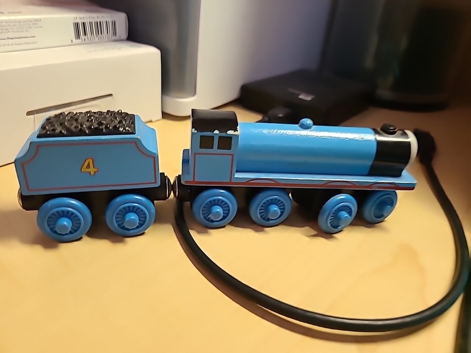 [PRE-OWNED] Thomas & Friends Wooden Railway - Gordon with Tender [RARE ...
