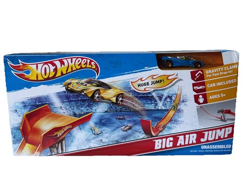 Rare 2010 Hot Wheels Big Air Jump Track/Ramp Playset Gravity Clamp ...