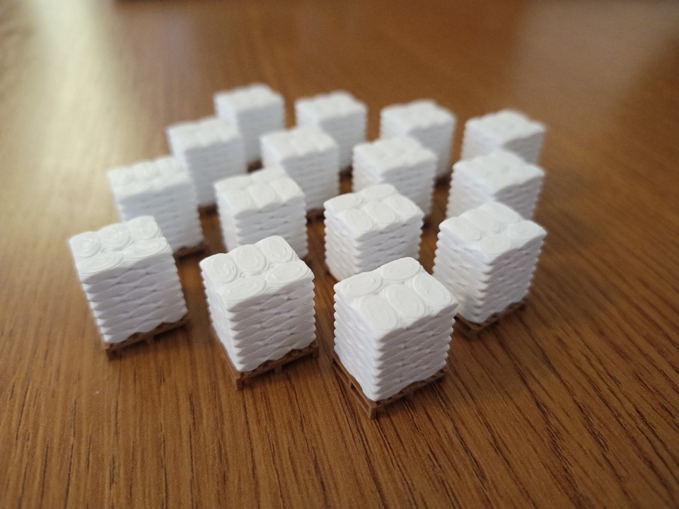 OO / HO Gauge pallets of sacks 1:76 Scale for Model Railway pack of 15 ...