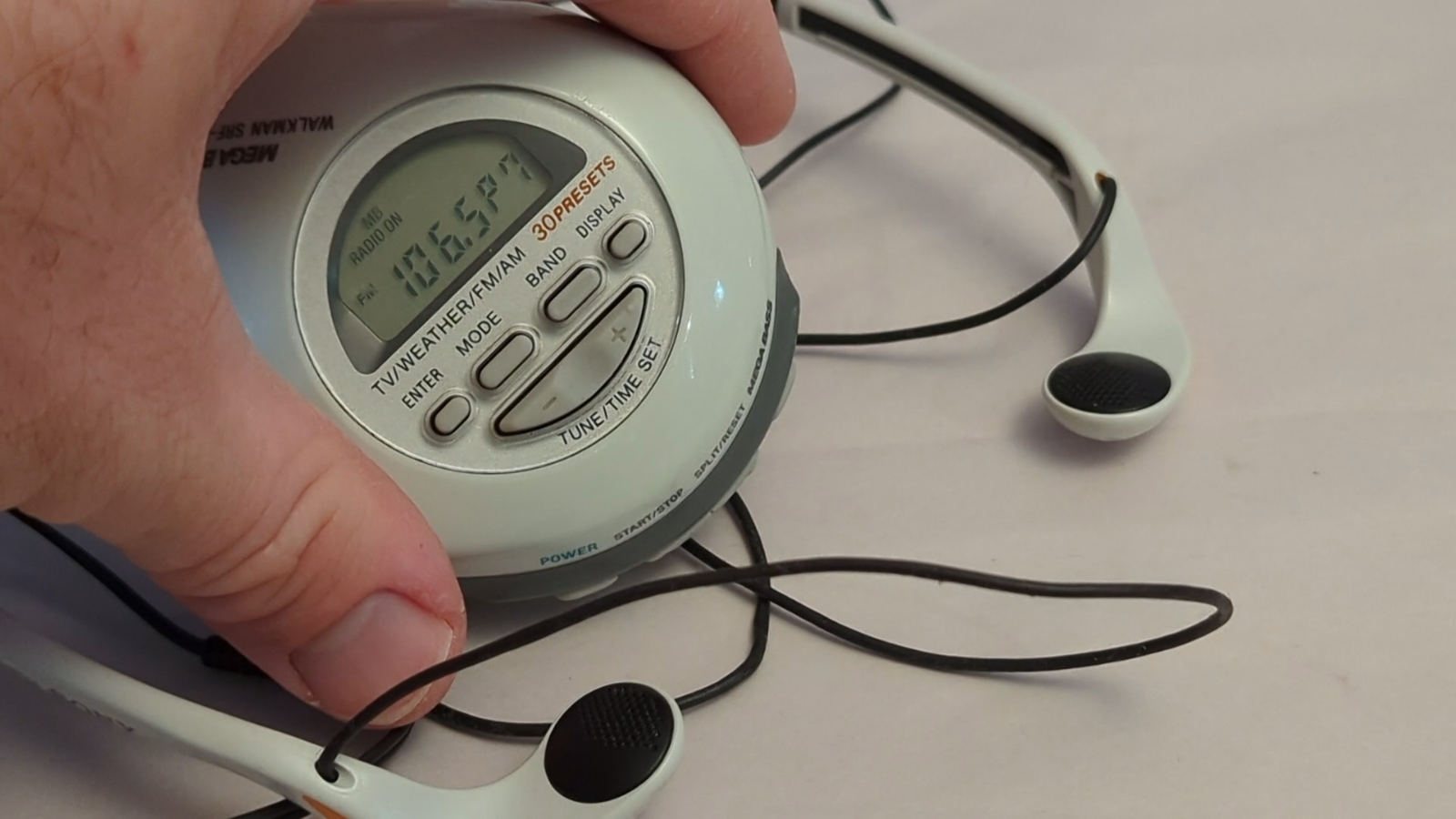 Sony Mega Bass Walkman SRF-M85V W/headphones MDR-W014 | eBay