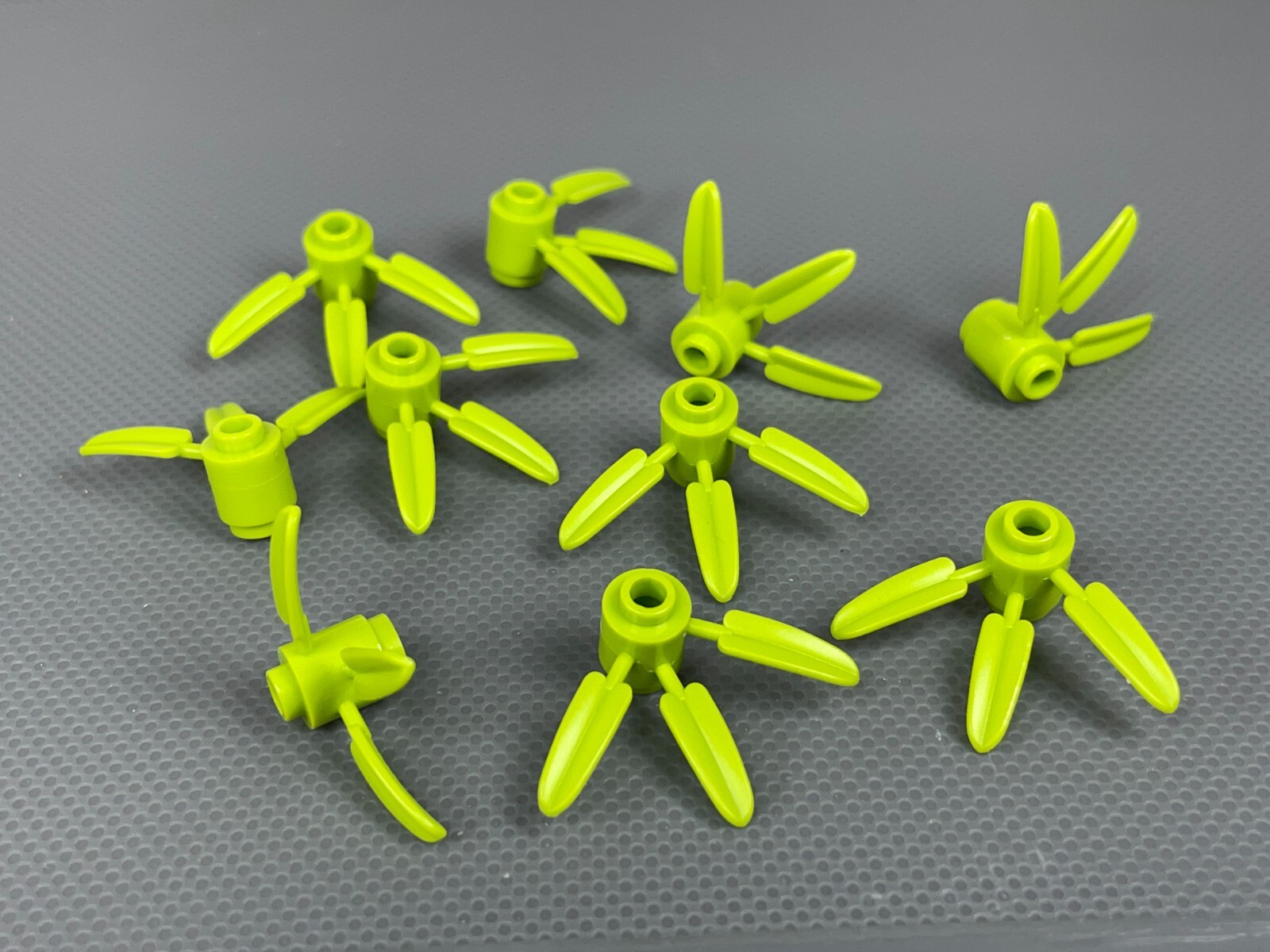 LEGO Lime Plant with 3 Bamboo Leaves 1x1 Round Brick (x10) Tree Parts ...