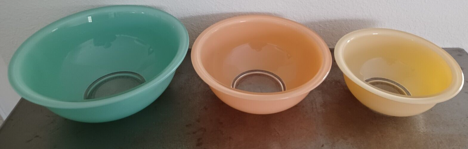 3 Pyrex Corning Ware Mixing Bowls Yellow Peach Green Clear Bottom 322 ...