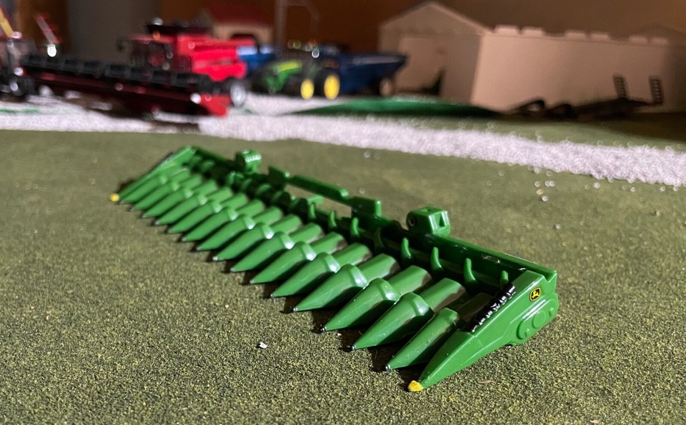 1/64 Ertl John Deere 16 Row Folding Corn Head - Just Released - Awesome ...
