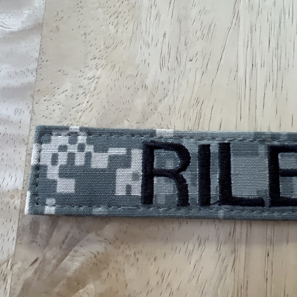 MILITARY PATCH Digital Camo HOOK AND LOOP ACU TAPE WITH NAME RILEY | eBay