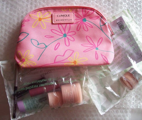 Clinique 7-Pc. Gift Set - Spring 2025, plus Bonus Eye Cream, In Sealed ...