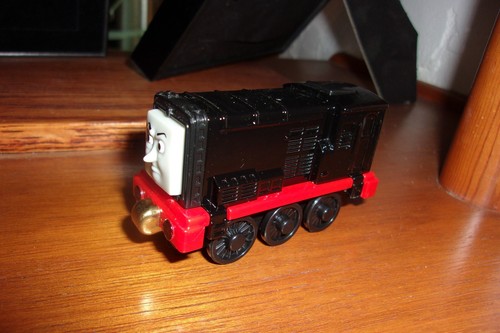 Thomas & Friends DIESEL Lights and Sounds Take Along Diecast Train 2008 ...