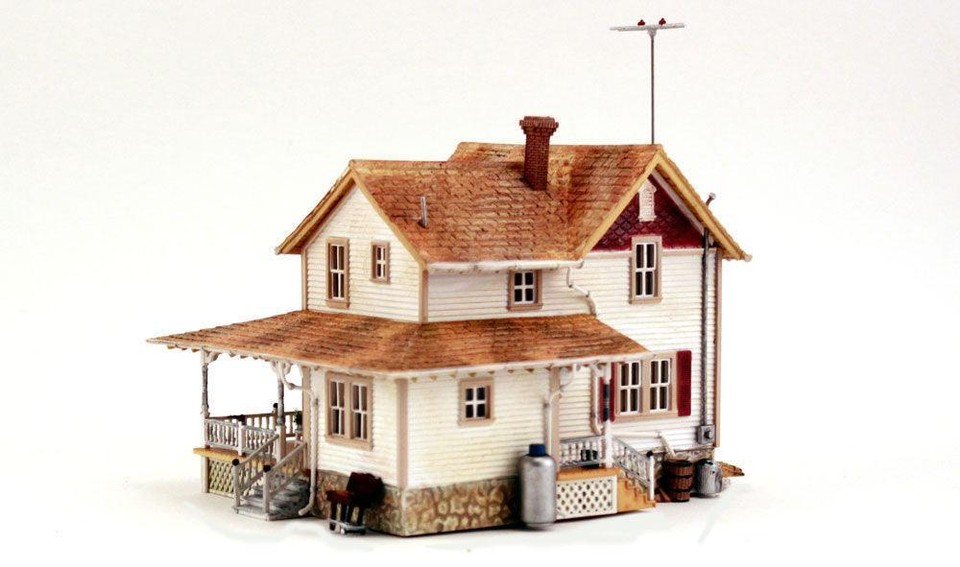 Woodland Scenics BR5046 HO Corner Porch House Structure Built-&-Ready ...