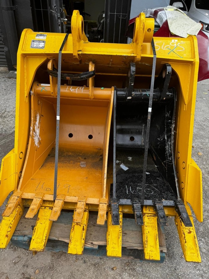BUCKET 48" for Komatsu excavator PC220 W/HD Tips, Side Cutters & Hook ...