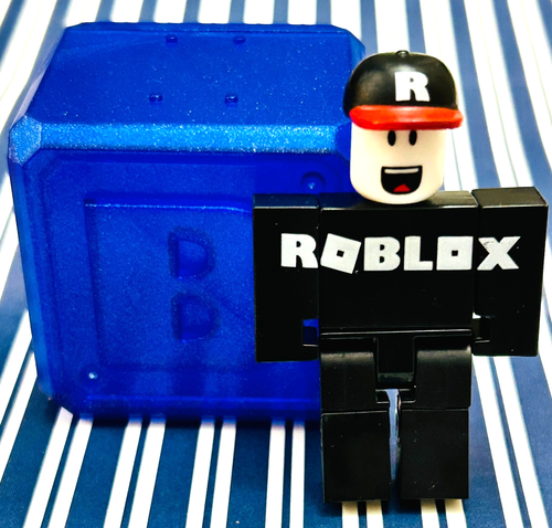 ROBLOX BOY GUEST Series 2 Mini Action Figure w/R Hat Cap BLUE BLIND BOX ...