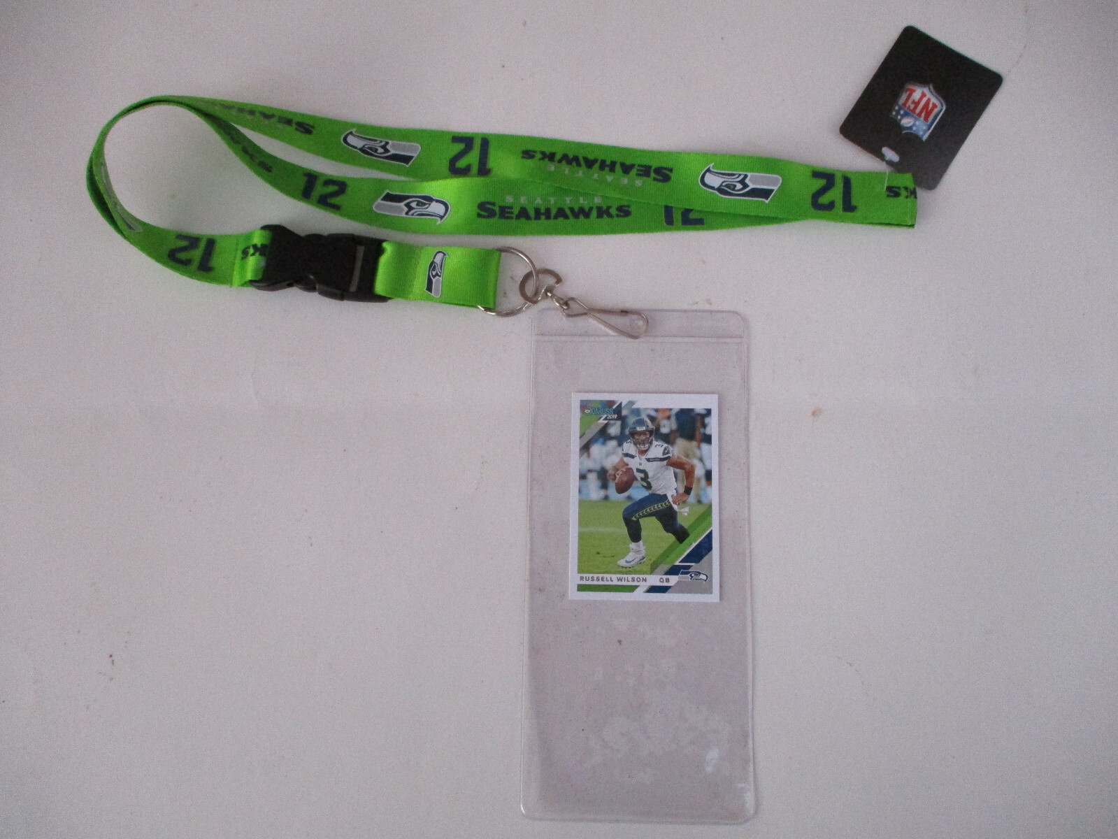 SEATTLE SEAHAWKS 12 LANYARD WITH TICKET HOLDER PLUS COLLECTIBLE PLAYER ...
