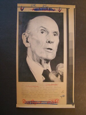 AP Wire Press Photo 1983 Sen Alan Cranston just back from 5 day trip ...