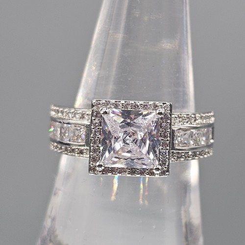 Princess Cut CZ Ring size 7 Silver Tone Cubic Zirconia Band Engagement ...