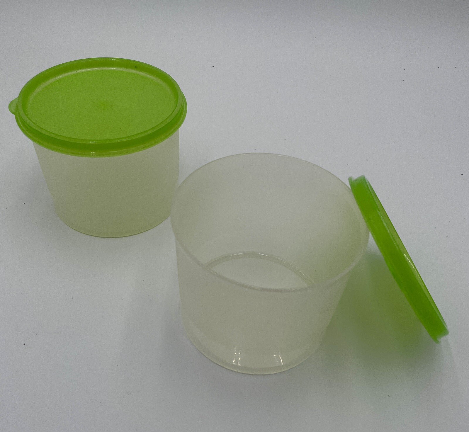 Tupperware Mini Canisters Set of 2 Round Containers Small 20 oz Green ...