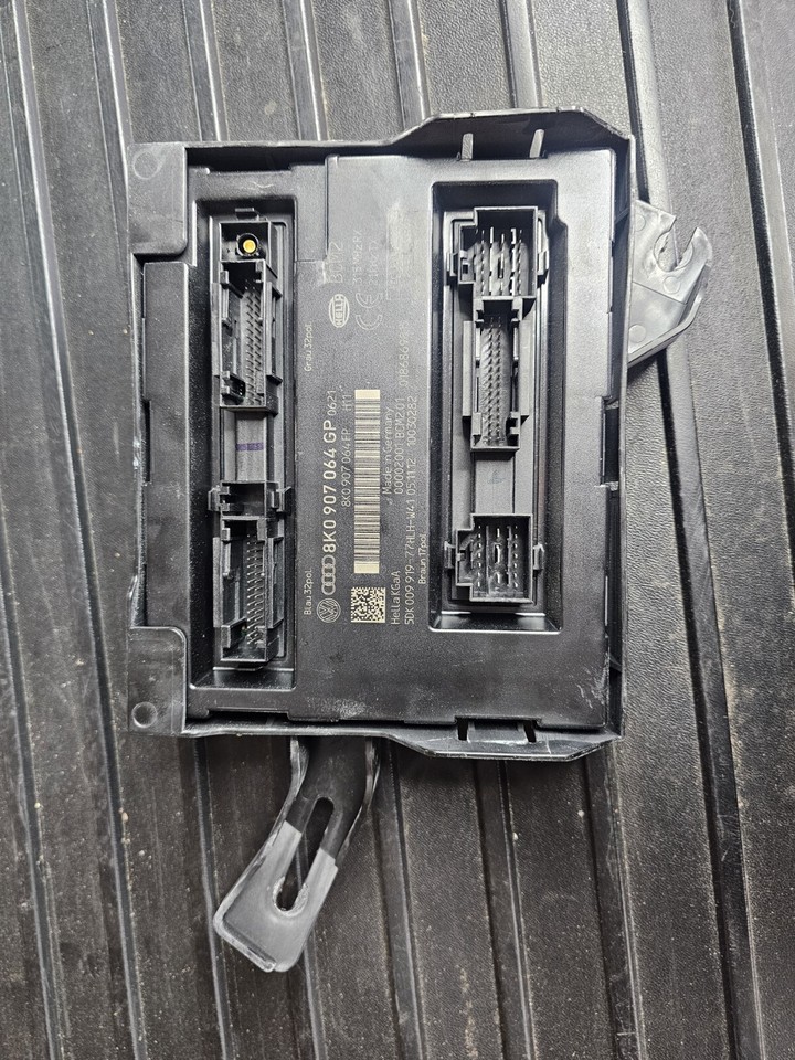 2010-2014 AUDI Q5 - Comfort Control Module / CCM / BCM 8K0907064GP | eBay